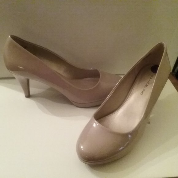 Bandolino | Shoes | Bandolina Natural Color Pumps W Platform | Poshmark